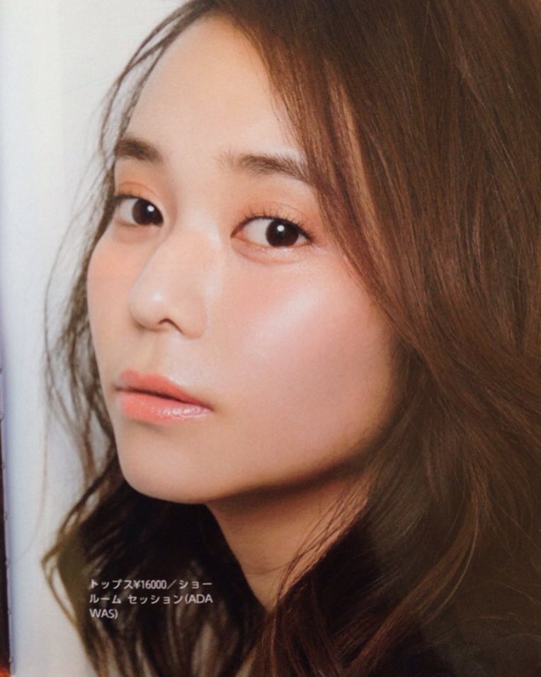 @依吹怜: MAQUIA8月号濡れシャドウ . #maquia #magazine #cosmetics #beauty #make #makeup #model #me ... - Moe Zine