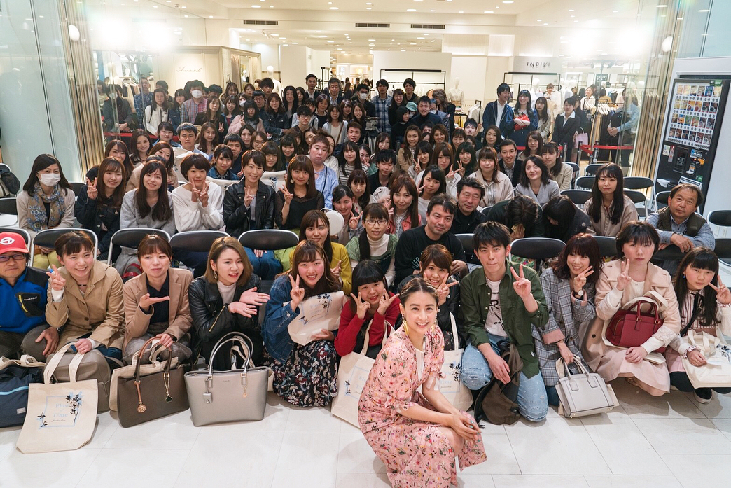 山本美月 今日のイベント♡ たくさんの方に来ていただきました!ありがとうございました♪♪ また会いましょう♡ Jewelnarose