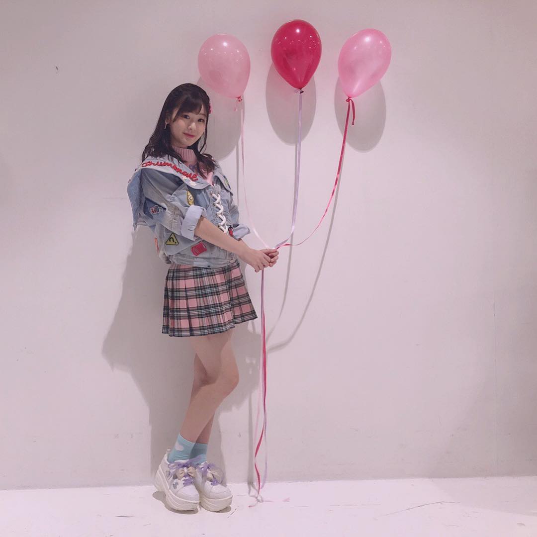 浅井七海 ﻿ 今日で 11月も終わりですね﻿ 早かった~~~。。。﻿ ﻿ 11月の個別生写真﻿ チェックしていただけましたか？。﻿