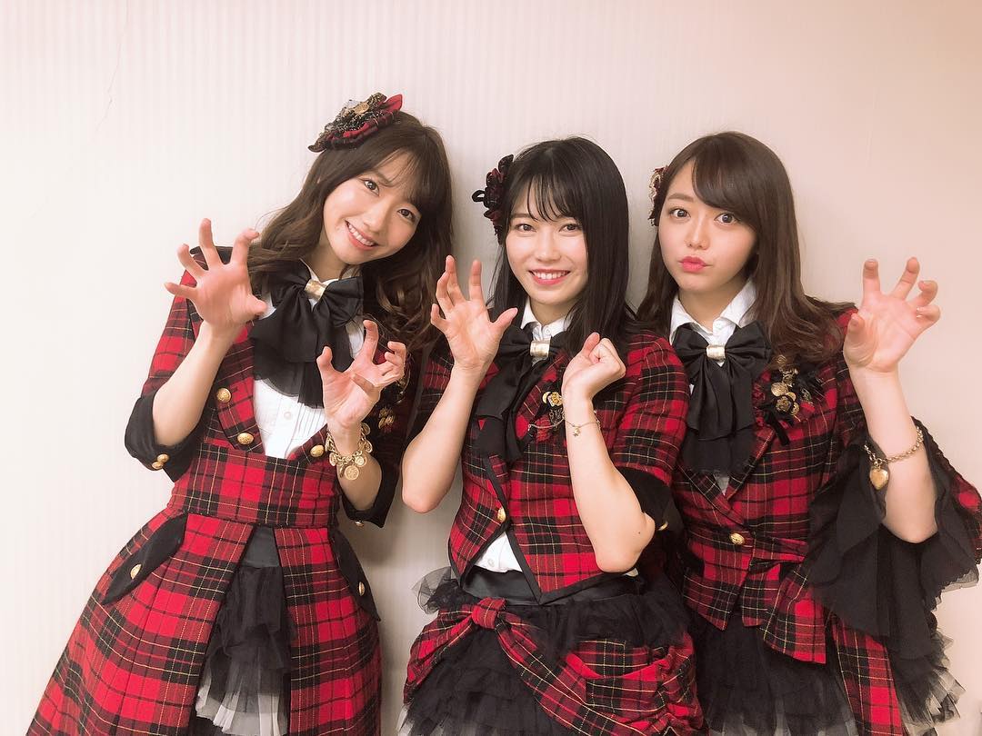 @柏木由紀: . 8年前くらいの衣装着ました！ 赤チェックのAKB感は凄い...。 .... - Moe Zine