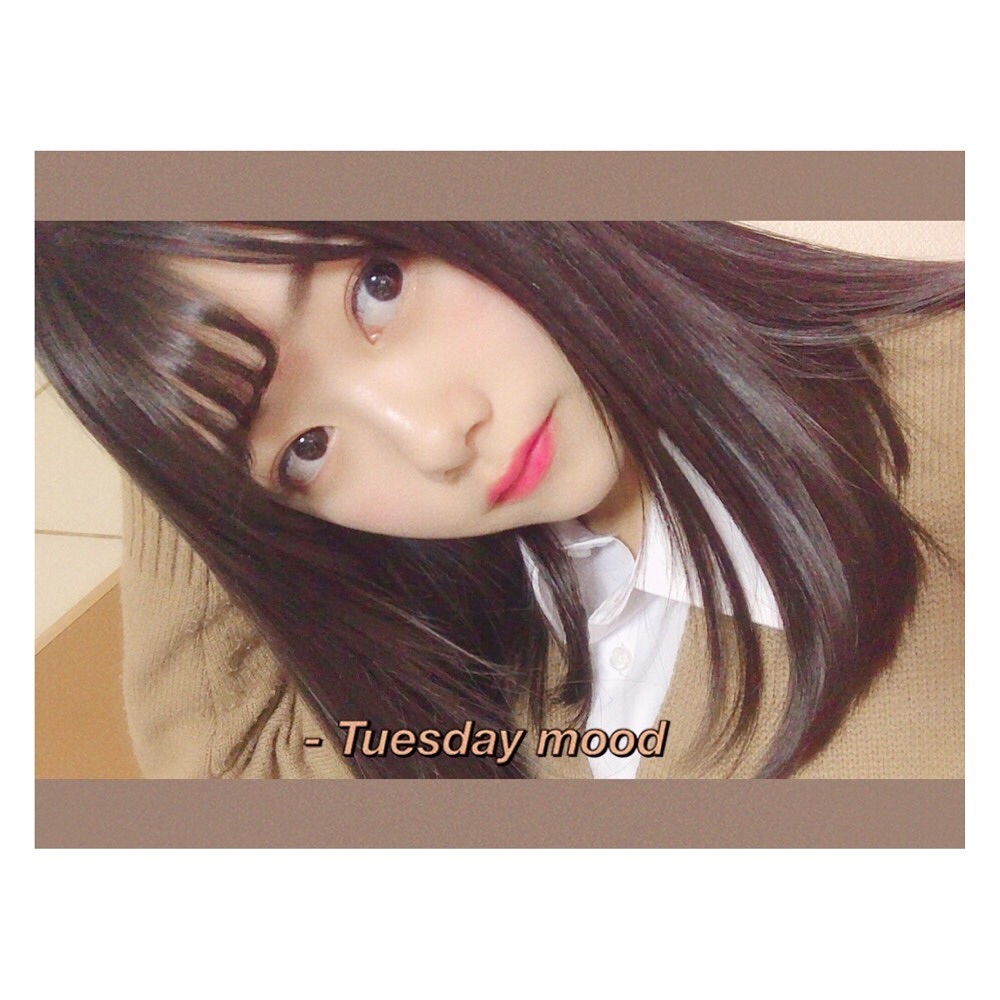 @千葉恵里: もうすぐJK ・ ・ ・ #JK #制服 #カーディガン #ブラウン... - Moe Zine