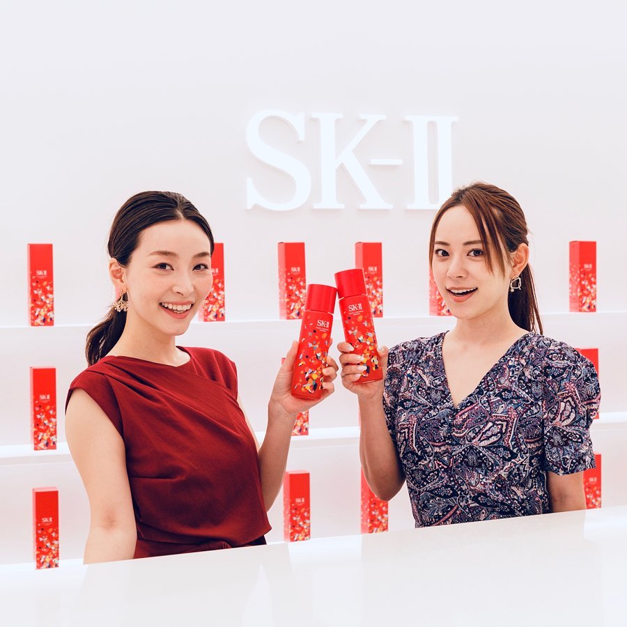 @関根りさ: 先日SK-IIのポップアップストアで限定ボトルと青空と私笑 SK-IIのフェイシャルトリートメントエッセンスはすごく思い入れのあるエッセンスで、25歳位の時何を... - Moe ...