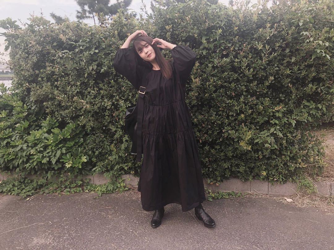 馬場ふみか ワンピース Zara バッグとブーツ Maisoneureka 腕時計 Fendi 今の現場で衣装さんやメイクさんと