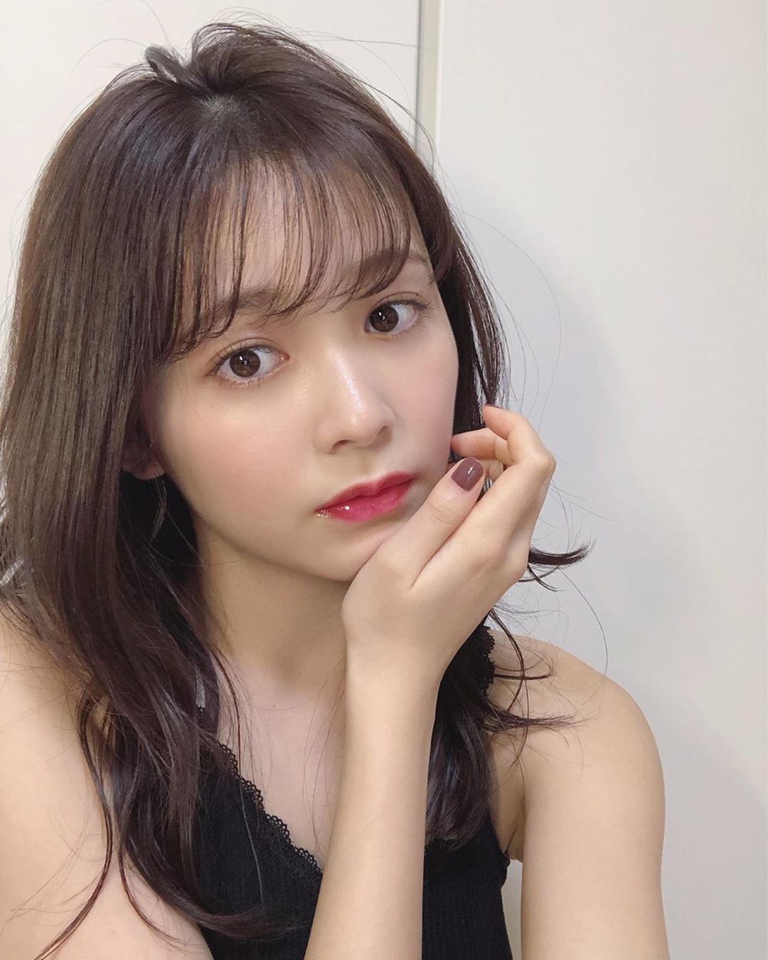 久間田琳加 18日発売された、コンフォート リップオイル 11 ライトストーン 早速塗ってみた♡ クラランスのリップはうるうるになるし