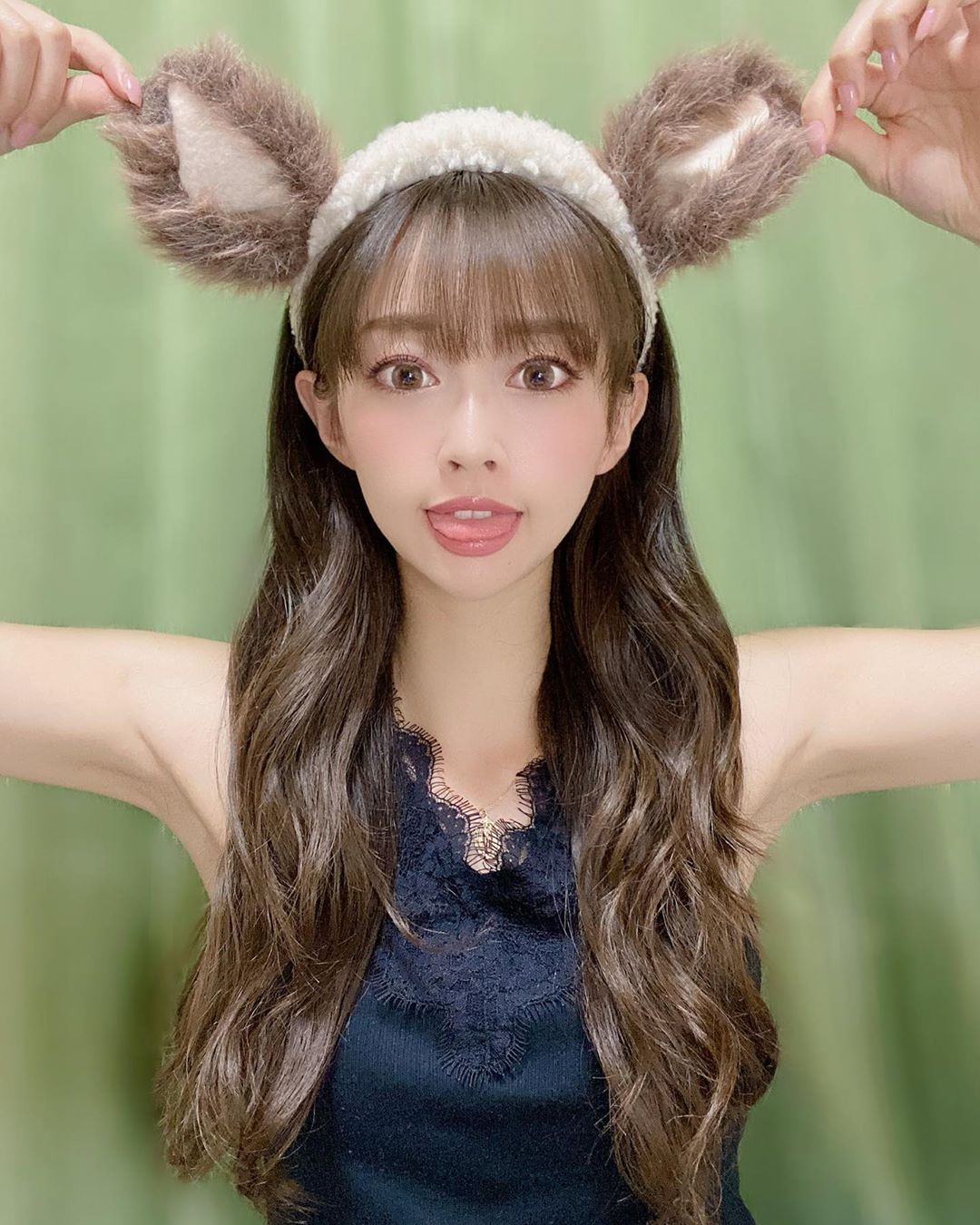 林紗久羅 おはよう 先日ファンの方から頂いた けものんさんの鹿カチューシャ 私のは『ふわもこ子鹿カチューシャ』です
