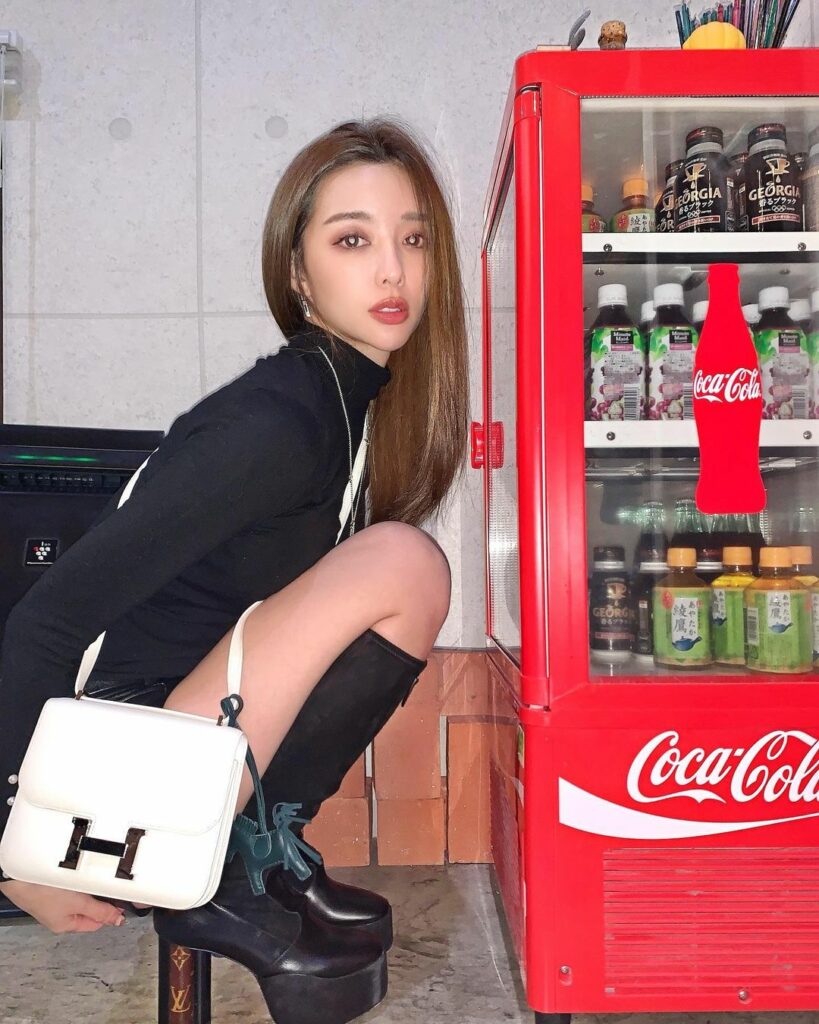 @Riregram - Page 37 of 52 - Moe Zine