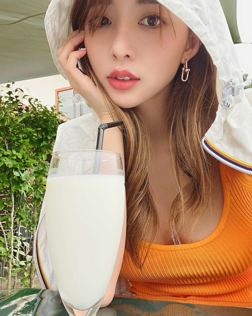 @Riregram - Page 27 of 52 - Moe Zine