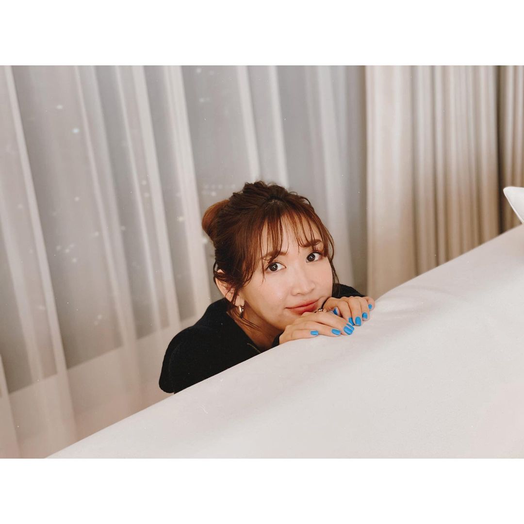 @紗栄子: ジェルネイル、Blueにしてみた @esnail_tokyo #万太郎ブルー... - Moe Zine