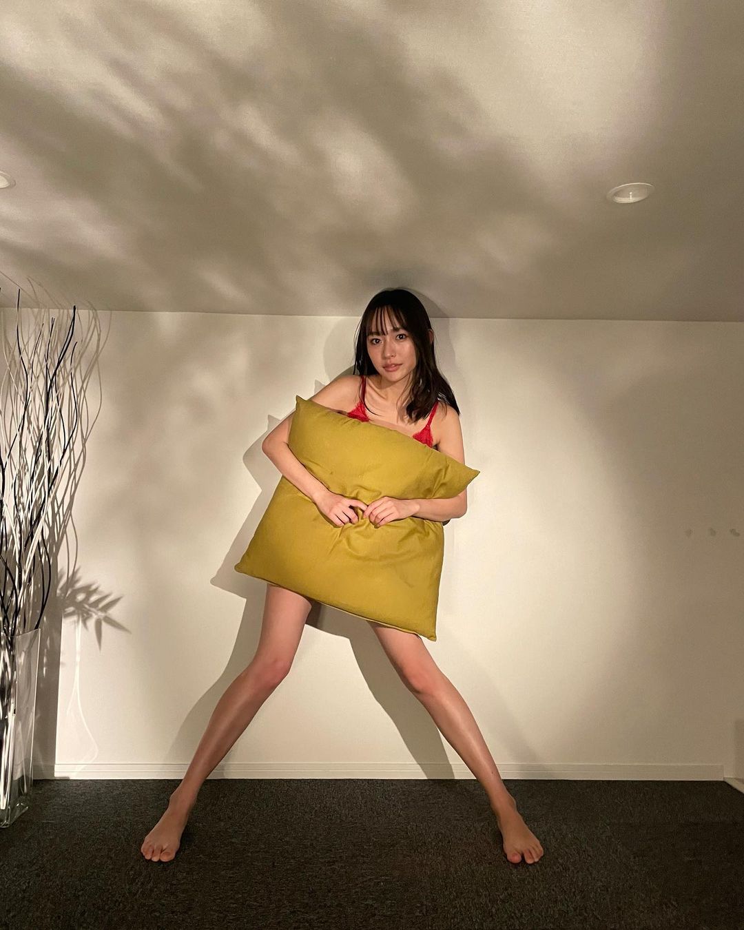 @高崎かなみ: 【お知らせ】 現在発売中の #BRODY 2月号に私のグラビアが掲載されてます！ 是非チェックして下さいね... - Moe Zine