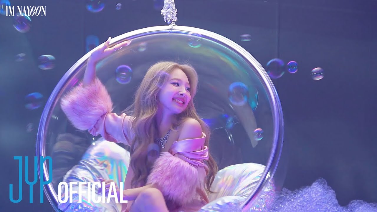 NAYEON "POP!" M/V Behind the Scenes EP.02 - Moe Zine