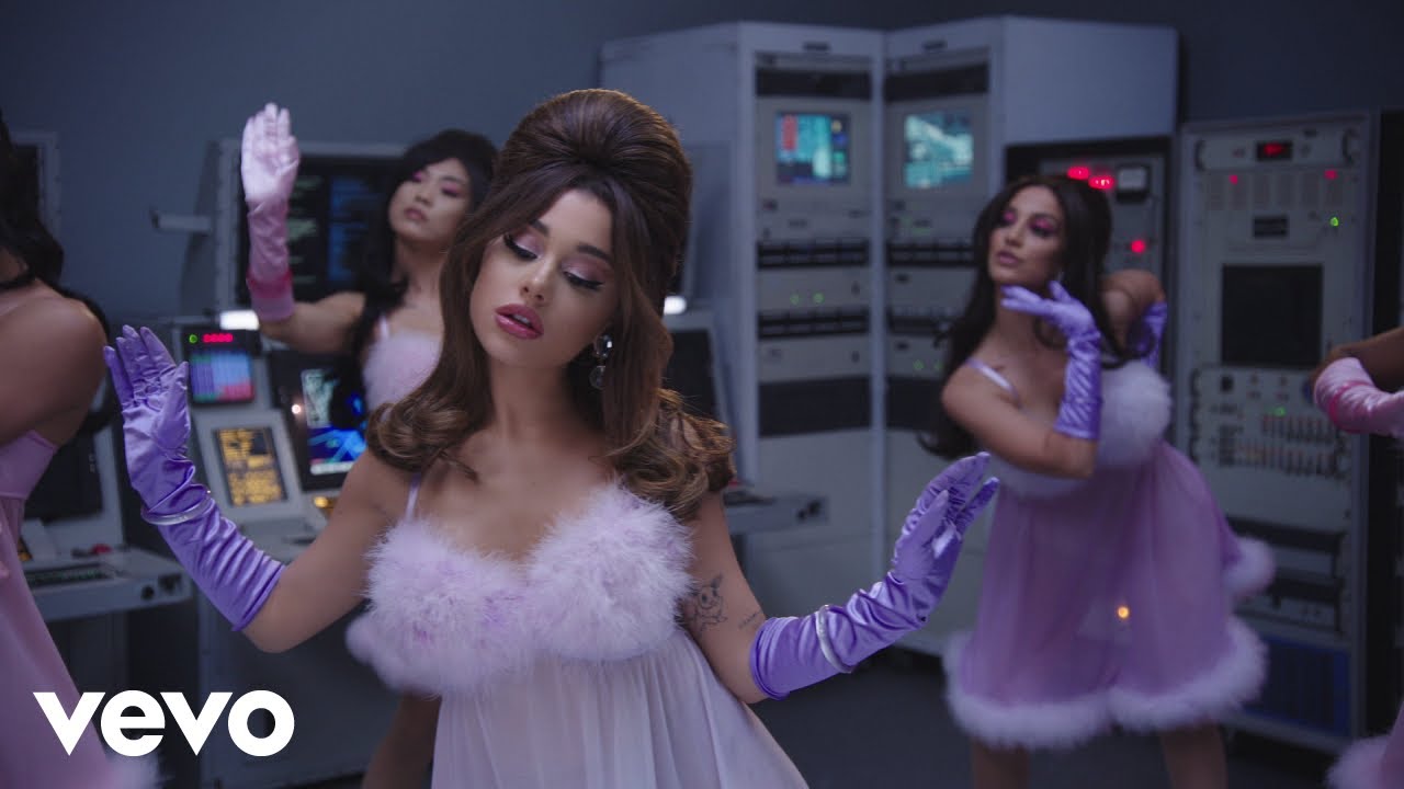 Ariana Grande - 34+35 (official video) - Moe Zine