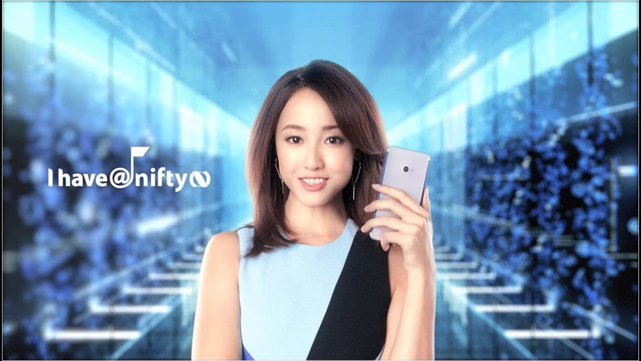 沢尻エリカ、ミニスカでバーチャル・ランウェイ闊歩 「NifMo」TVCM発表会 - Moe Zine