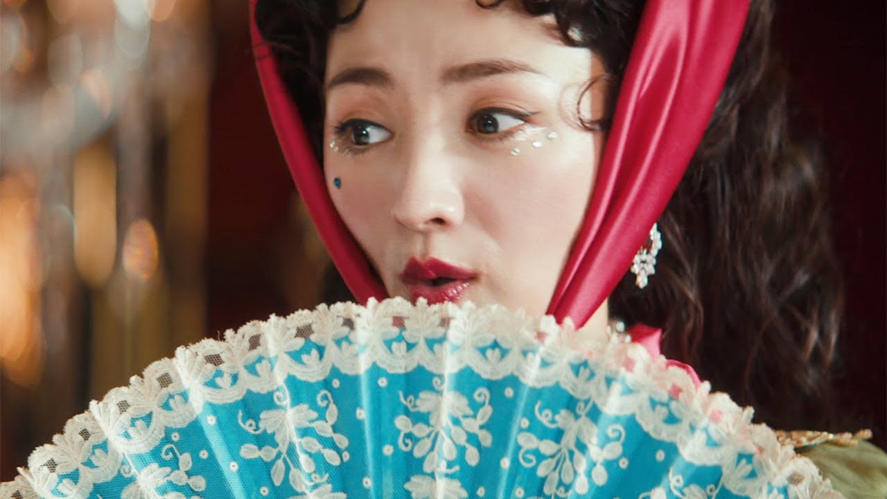 満島ひかり、“先代UQUEEN”岩下志麻と火花バチバチ 松田龍平も困惑… UQ mobile「UQUEEN」新CM「先代登場」編 - Moe Zine