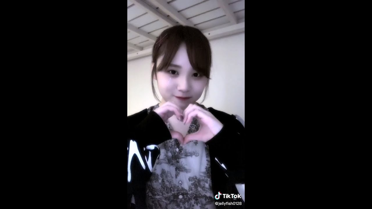 220914 [TikTok] 荒巻美咲 / 아라마키 미사키 - Moe Zine