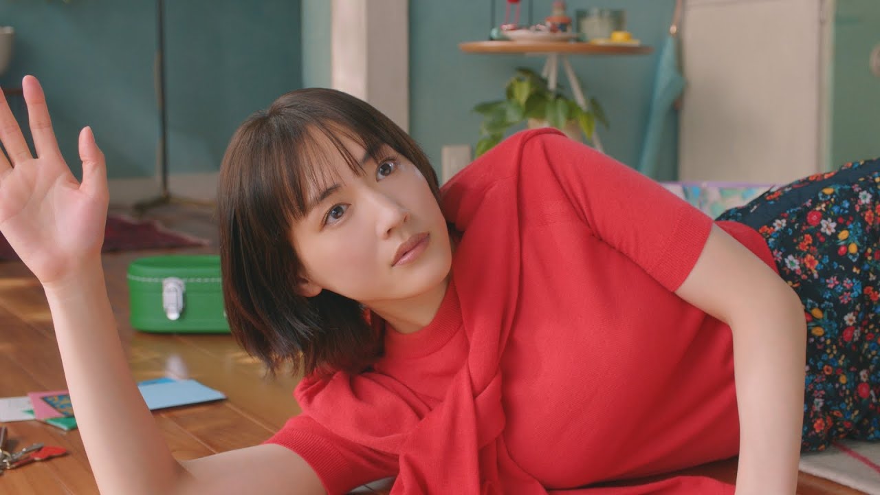 ジャイアントコーン 綾瀬はるか「しあわせが、とまらない」篇（15”）Glico CM - Moe Zine