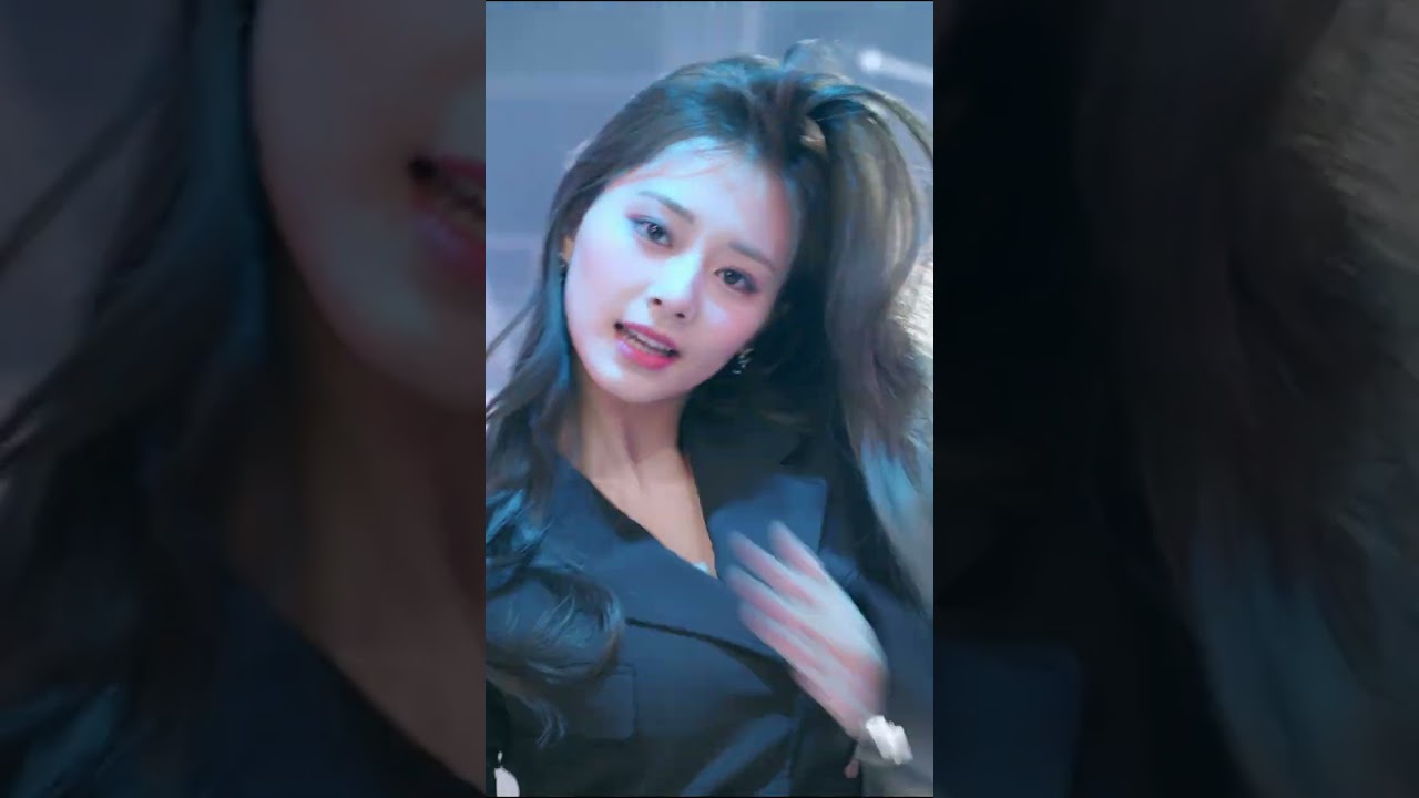 TWICE Tzuyu Fancam - Moe Zine