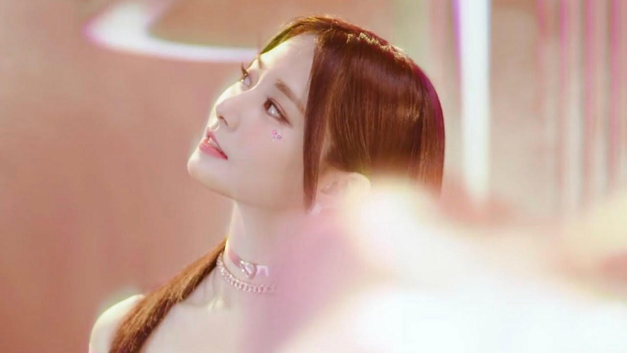 Tzuyu Cut 🎥 | 'SCIENTIST' M/V - Moe Zine