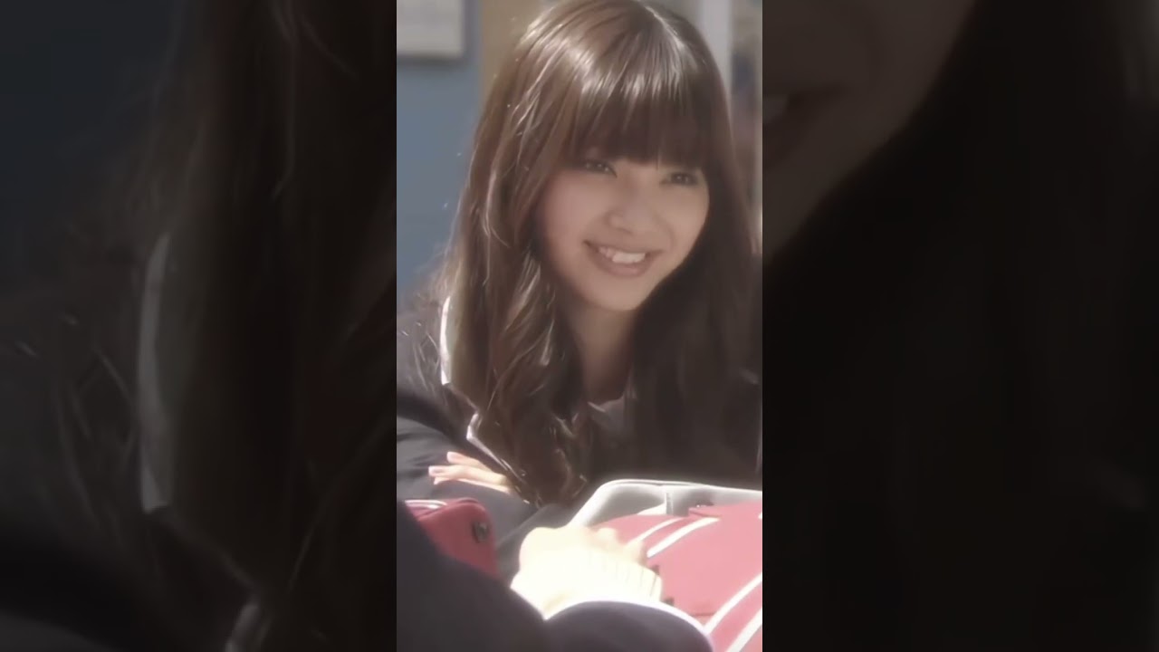 悪役も似合いすぎる！ #新川優愛#35歳の高校生#おすすめ #shorts - Moe Zine