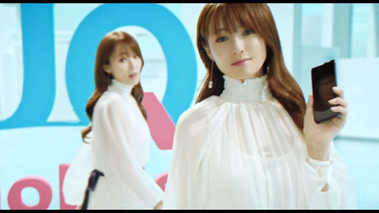 深田恭子、爽やかに全部で何人!?永野芽郁はピンク色のトップスで／UQ mobile CM - Moe Zine