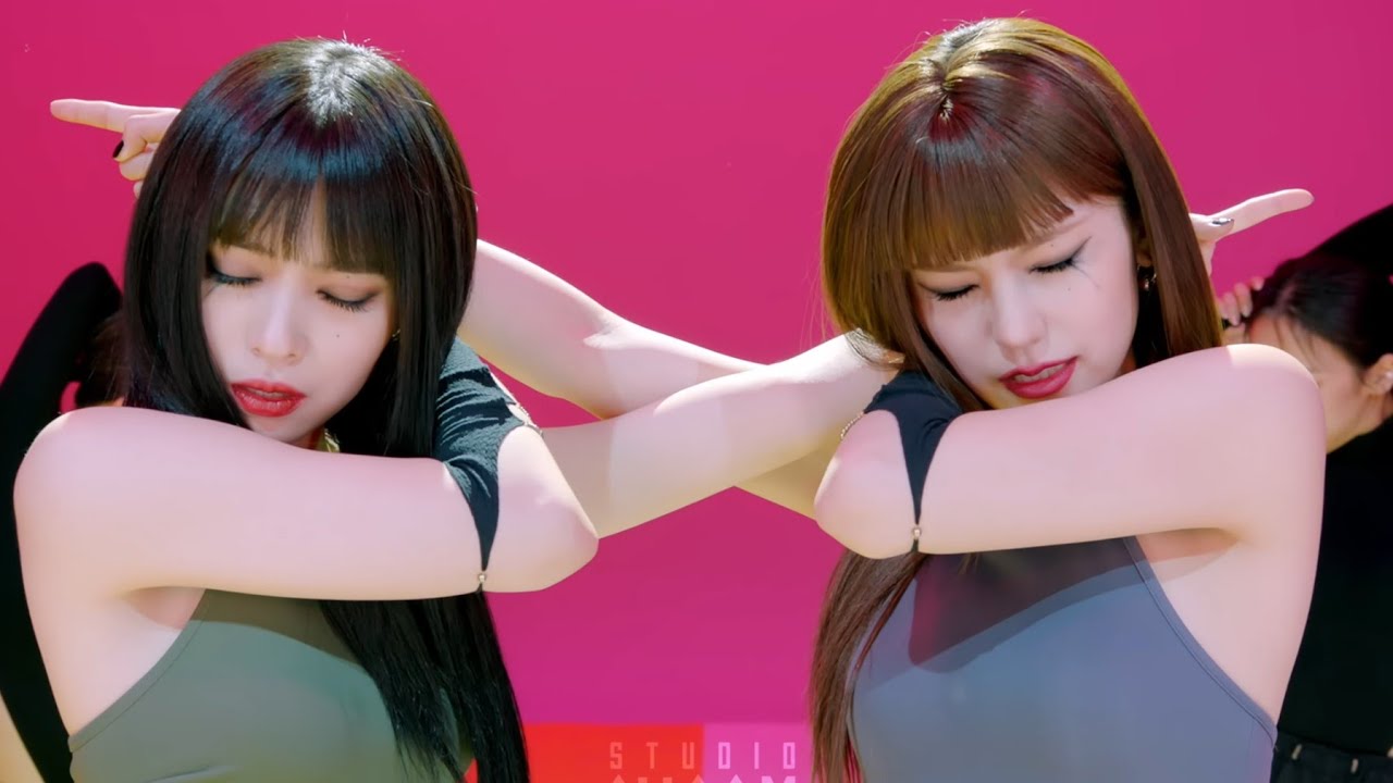 MIX & MAX - ITZY RYUJIN AND YEJI DANCE MIRRORED [4k] - Moe Zine