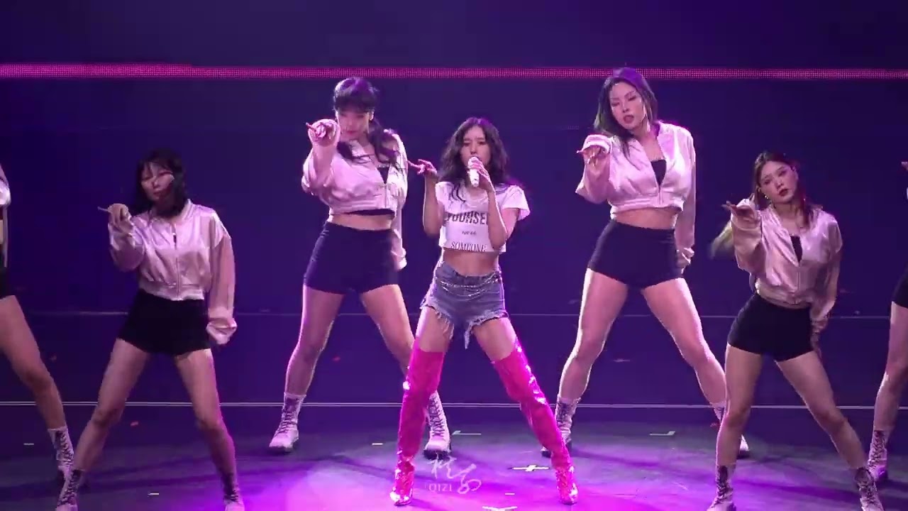 Mina - 7 Rings (Ariana Grande Cover) 4k Fancam @ Twice 5th World Tour 'Ready To Be' - Moe Zine