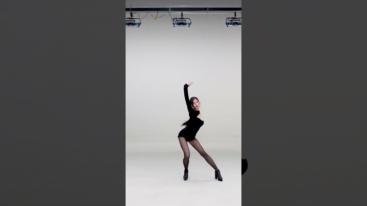 misamo-do-not-touch-black-dress-ver-sana-donottouch-masterpiece