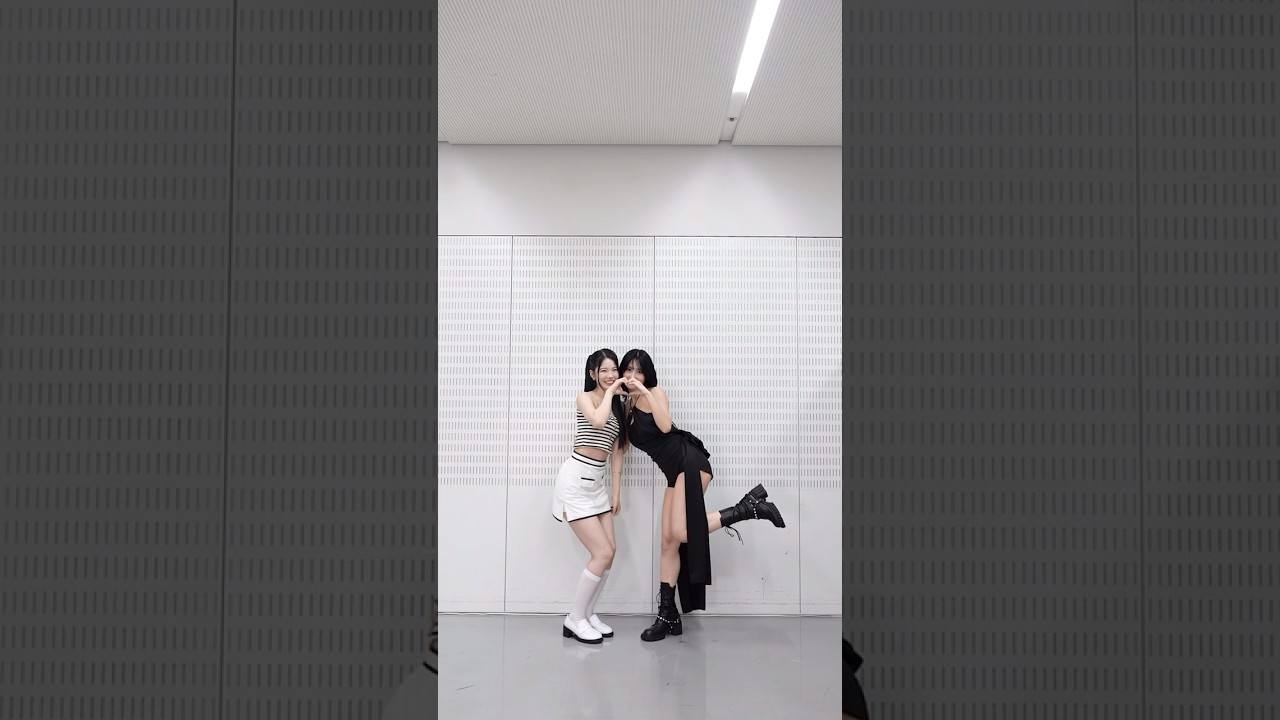 MISAMO「Do not touch」MOMO × AYAKA - Moe Zine