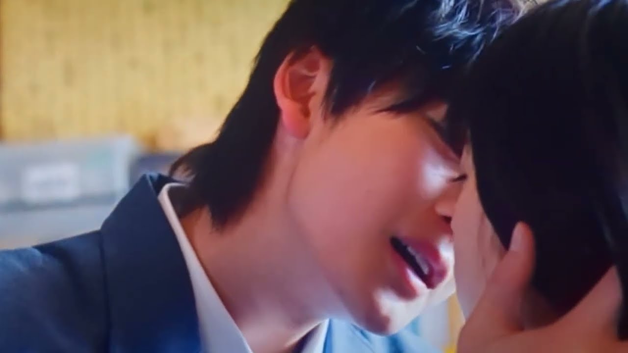 高橋文哉 桜田ひより キスシーン Moe Zine