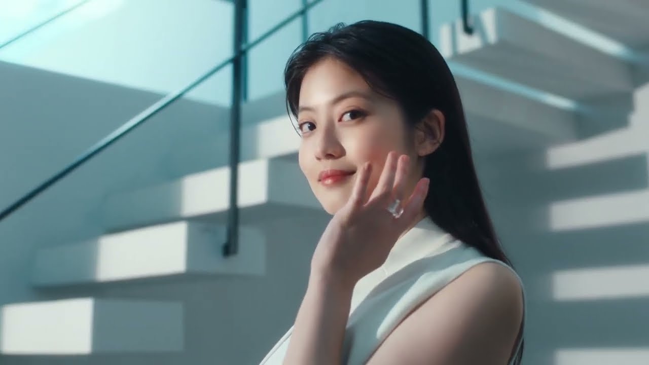 今田美桜×FASIO_エアリーステイ BB ティント UV - Moe Zine