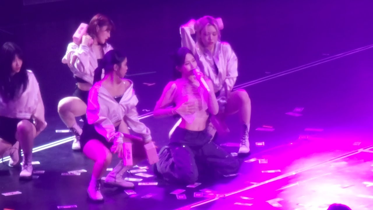 TWICE MINA - 7 Rings (Ariana Grande) @ 'READY TO BE' IN SINGAPORE 230902 4K60fps 트와이스 직캠 - Moe Zine