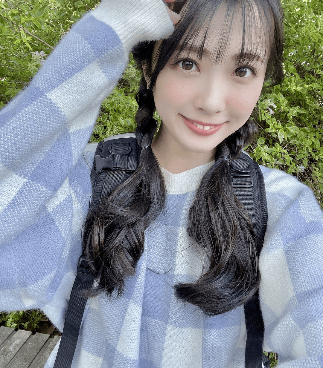 Yuina: ヾ(｡´∇`【ﾟ+.ﾟнёιιοﾟ+.ﾟ】´∇`｡)ｼ☺️ - Moe Zine