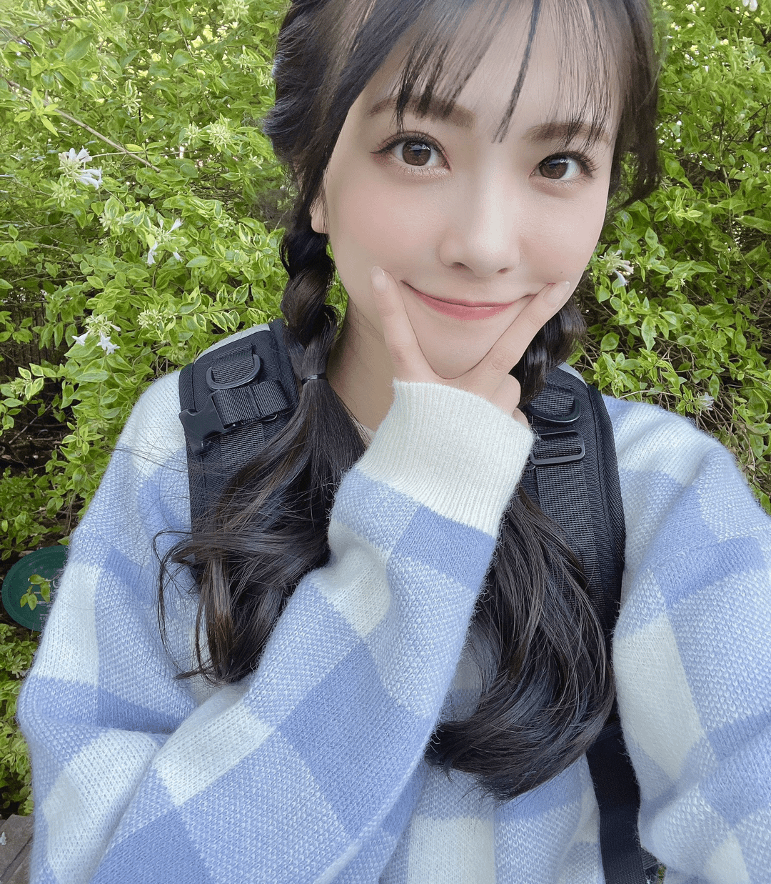 Yuina: ヾ(｡´∇`【ﾟ+.ﾟнёιιοﾟ+.ﾟ】´∇`｡)ｼ☺️ - Moe Zine