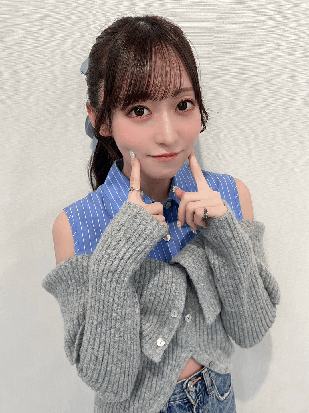 Ishitobi Erika from FuwaTobi #8 - Moe Zine