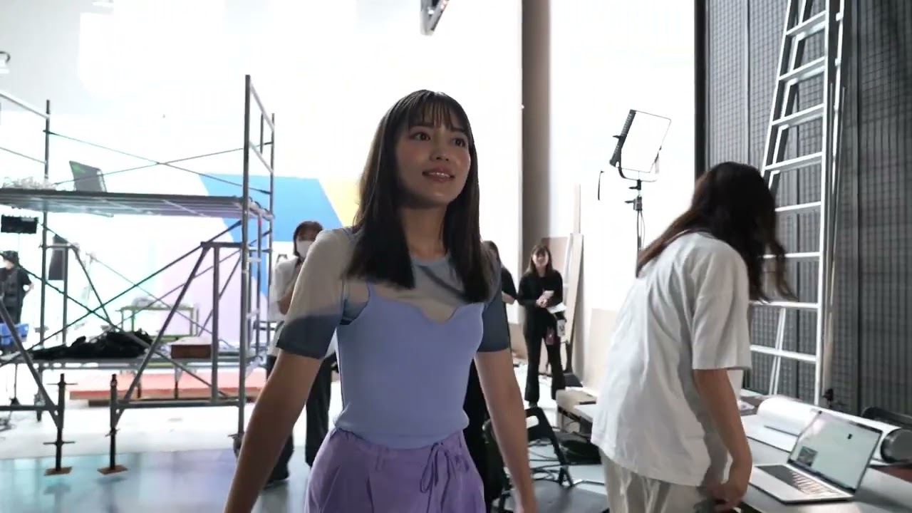 【MOVE by Qoo10】新CMメイキング・インタビュー 川口春奈 - Moe Zine