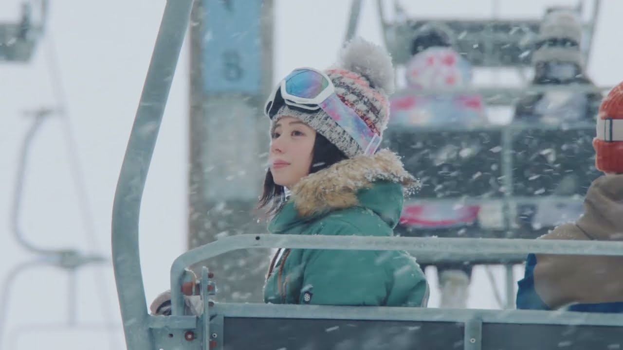 桜田ひより出演(*˘︶˘*).｡.:*♡JR SKISKI 新TVCM『雪よ、推してくれ。』リフトにて篇60秒映像 - Moe Zine