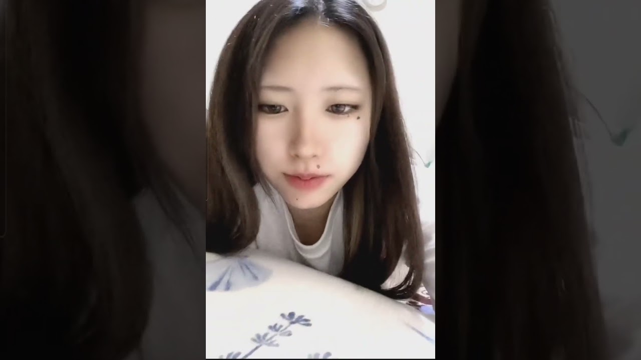 【TikTok LIVE】#JK #可愛い #美脚 #太もも #ショーパン #おかず #高身長女子 #放送事故 - Moe Zine