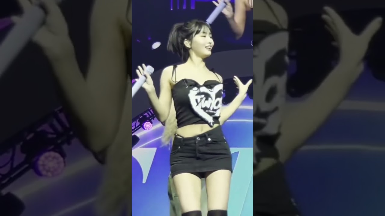 TWICE Momo Fancam #1 - Moe Zine