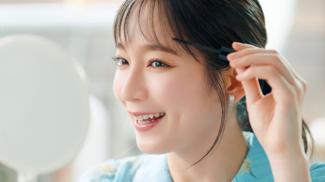 吉岡里帆、ナチュラルに盛れたまつ毛に思わずにっこり！D-UP CM＋インタビュー＋メイキング - Moe Zine