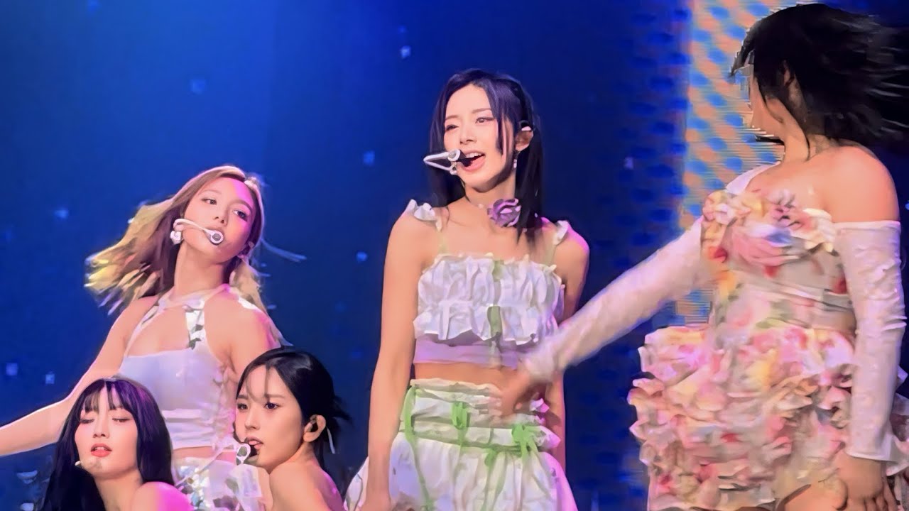 TWICE 5TH WORLD TOUR ENCORE READY TO BE ONCE MORE - ONE SPARK Tzuyu focused fancam - Moe Zine