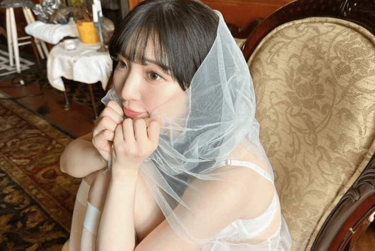 ゆいな 2024年カレンダー - Moe Zine