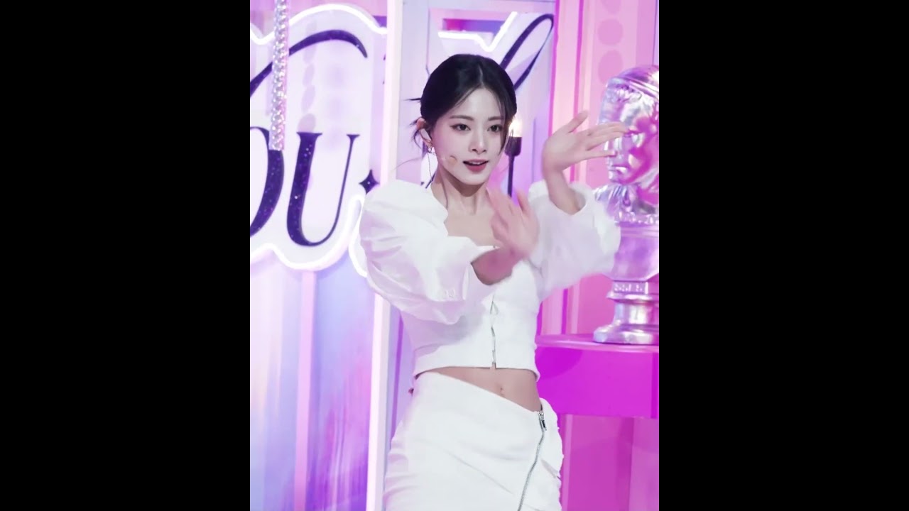 【TWICE TZUYU】ONE SPARK - Moe Zine