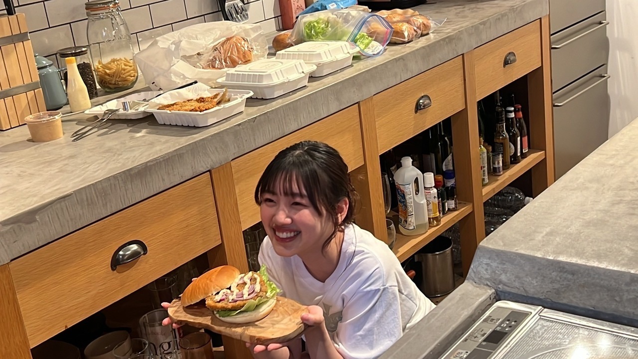 明日発売です😘😘 - Moe Zine