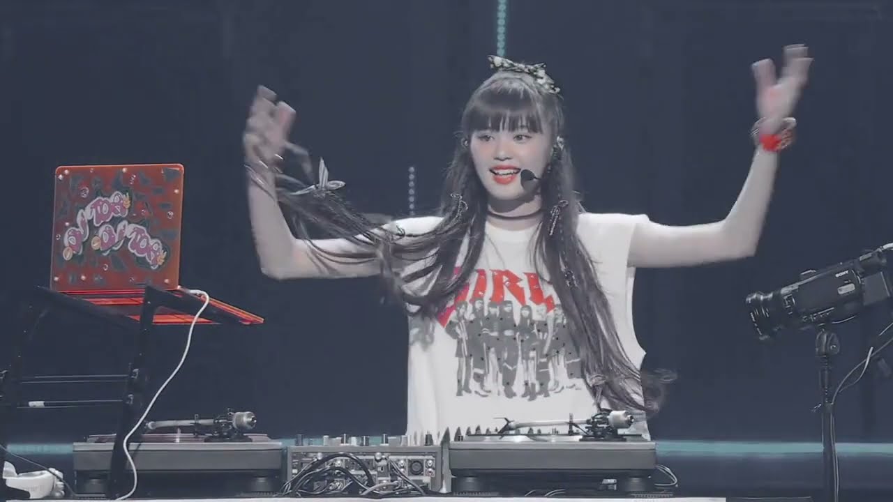 DJ TOA - Girls² 原田都愛 (Ost.Girls² Live Tour 2023 Activate) - Moe Zine