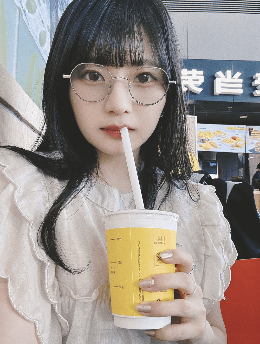 青木日菜、最近の中国旅行より - Moe Zine