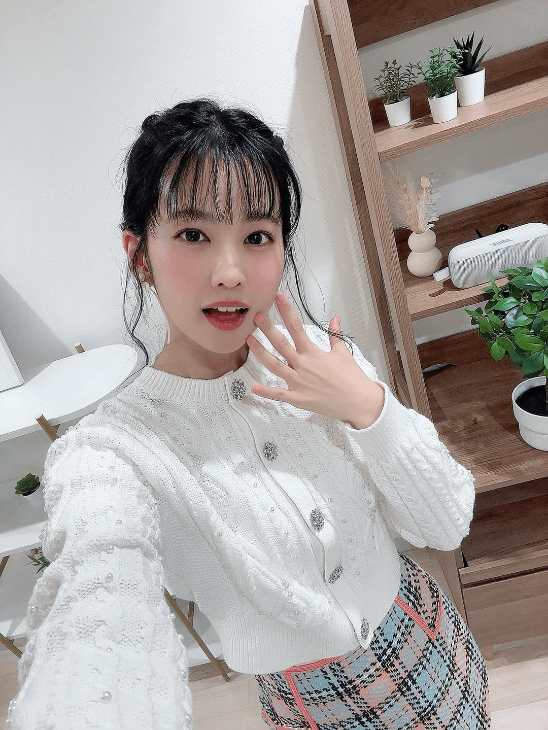 Onishi Aguri: 🤭🫢 - Moe Zine