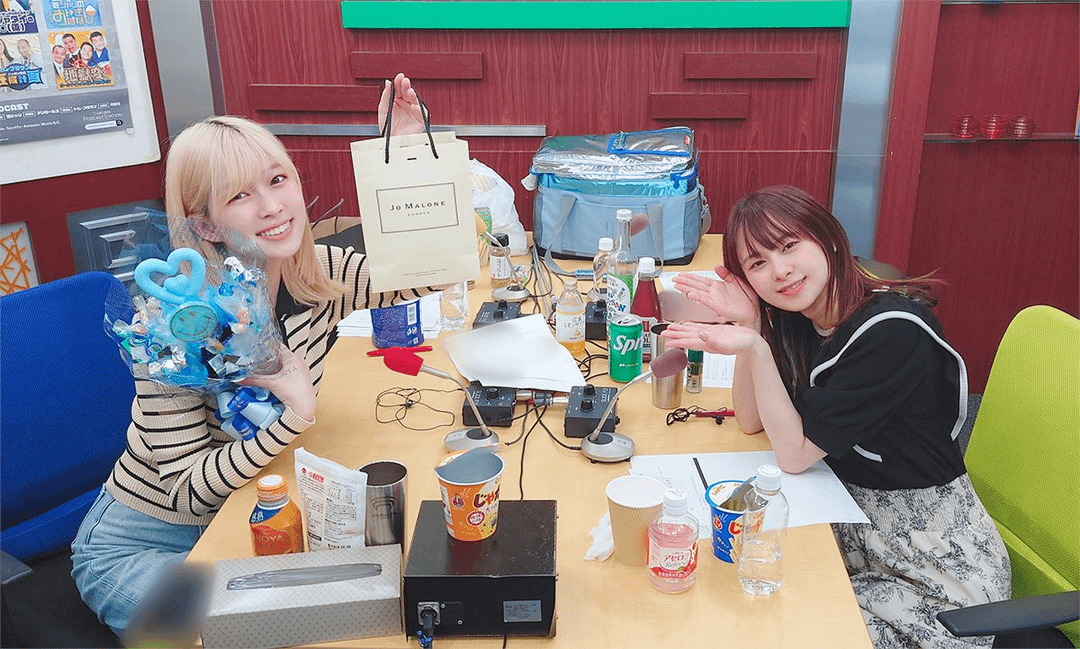 Aoyama Yoshino and Maeda Kaori from Kinyoubi no Shijimi - Moe Zine