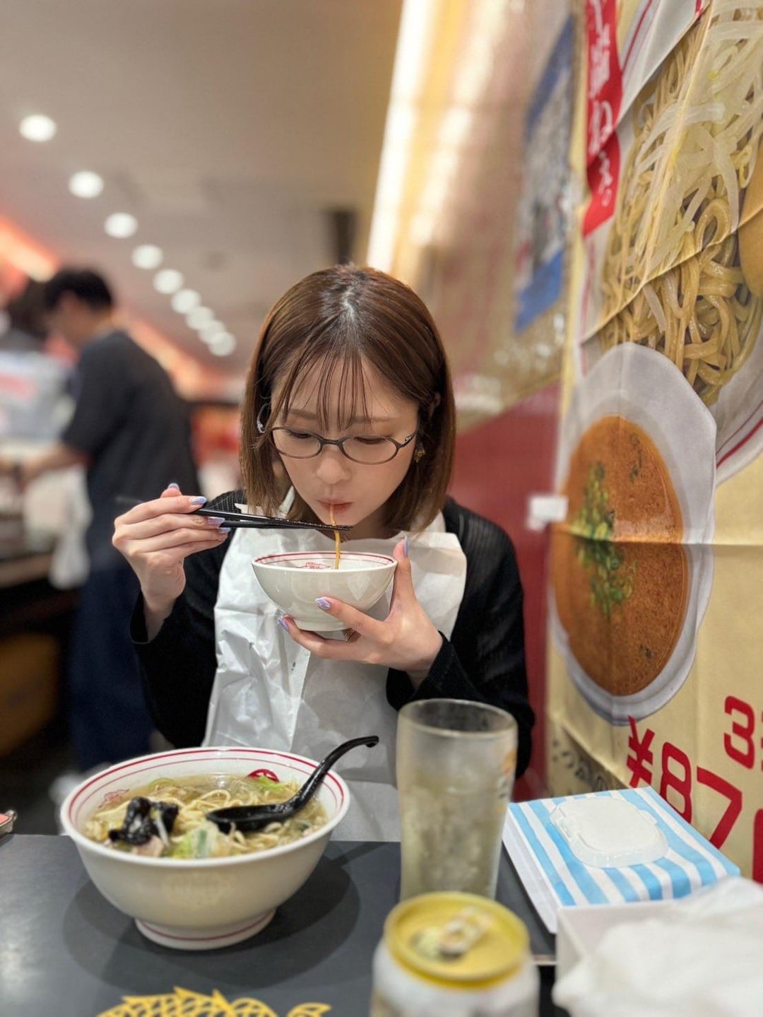 Hondo Kaede and Yumi Uchiyama hanging out (along with Yoshitsugu ...