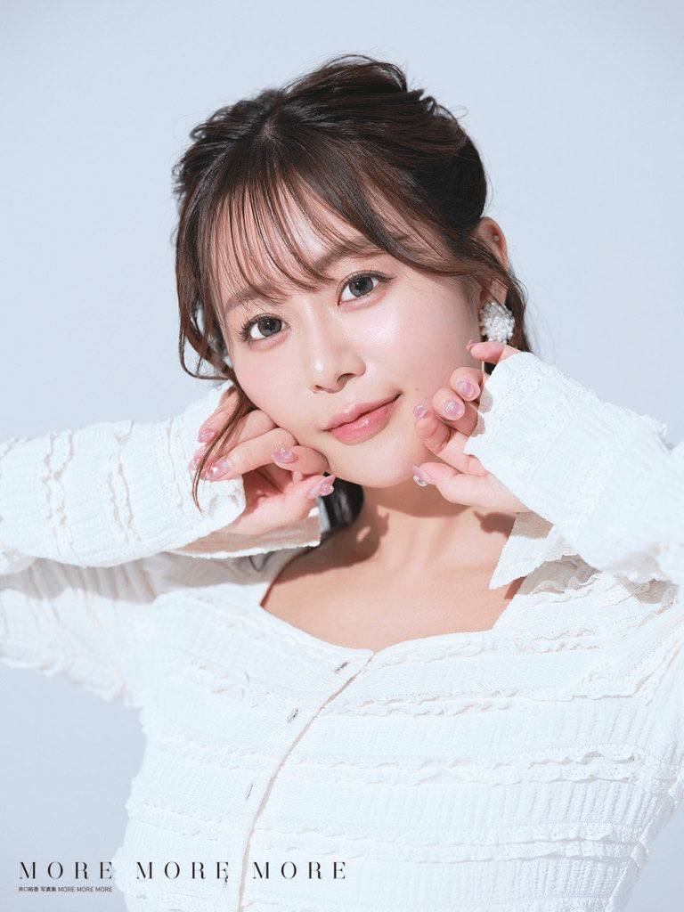 井口裕香「MORE MORE MORE」写真集より - Moe Zine