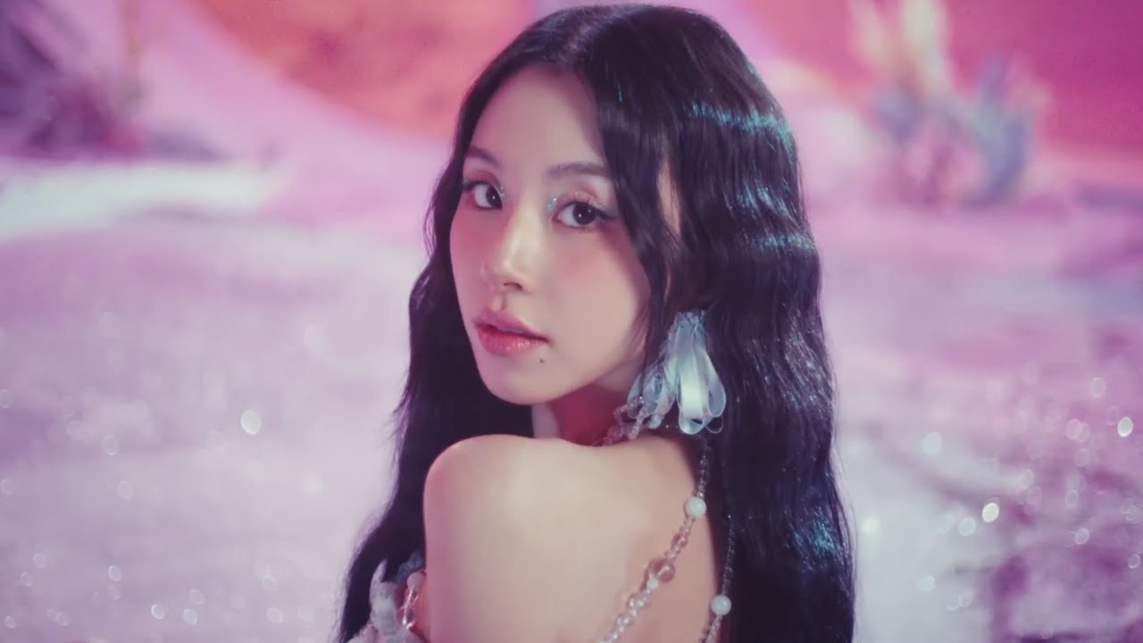 Twice "Dive" but it's only Chaeyoung's lines - Moe Zine