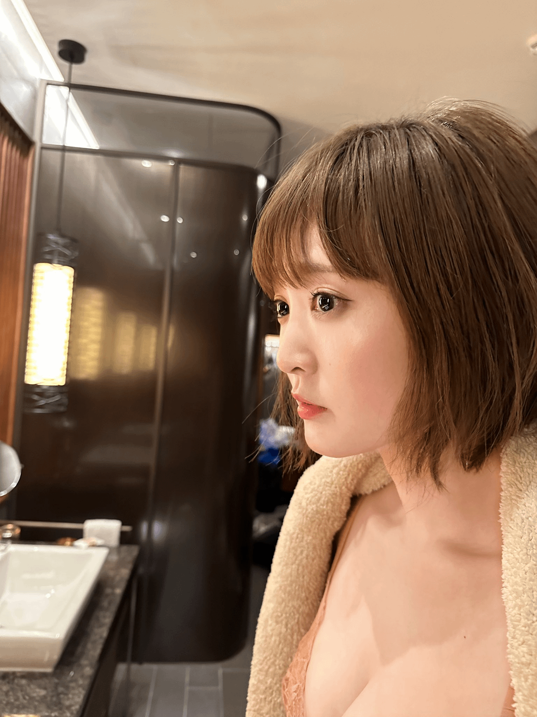 久保ユリカさん写真集「EUREKA」撮影中🌈🤍🌟 - Moe Zine